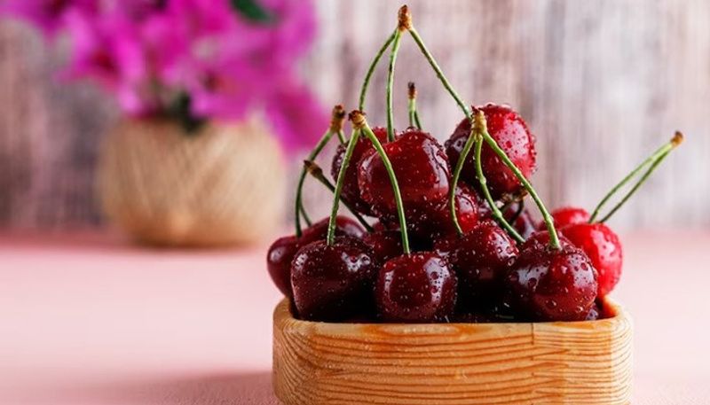Skin Brightening to Collagen: 5 incredible Skin benefits of Cherries in ...
