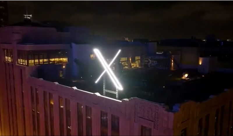 'Bright as hell': Elon Musk's glowing 'X' logo installation atop HQ in ...