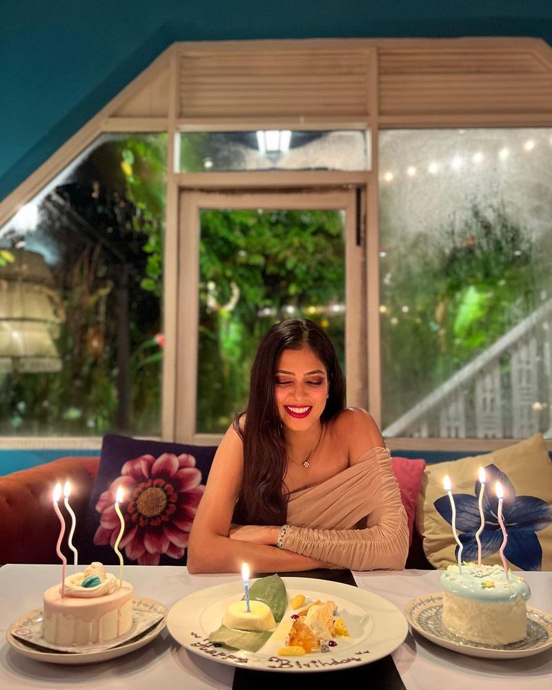 మాళవికా మోహనన్ బర్త్ డే సెలబ్రేషన్స్.. అదిరిపోయే అవుట్ ఫిట్ లో యంగ్ ...