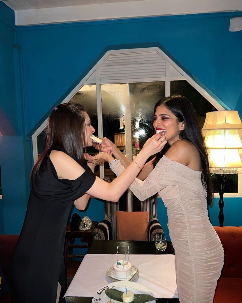 மாளவிகா மோகனனின் கலக்கலான பிறந்தநாள் கொண்டாட்டம்! வைரல் போட்டோஸ் ...