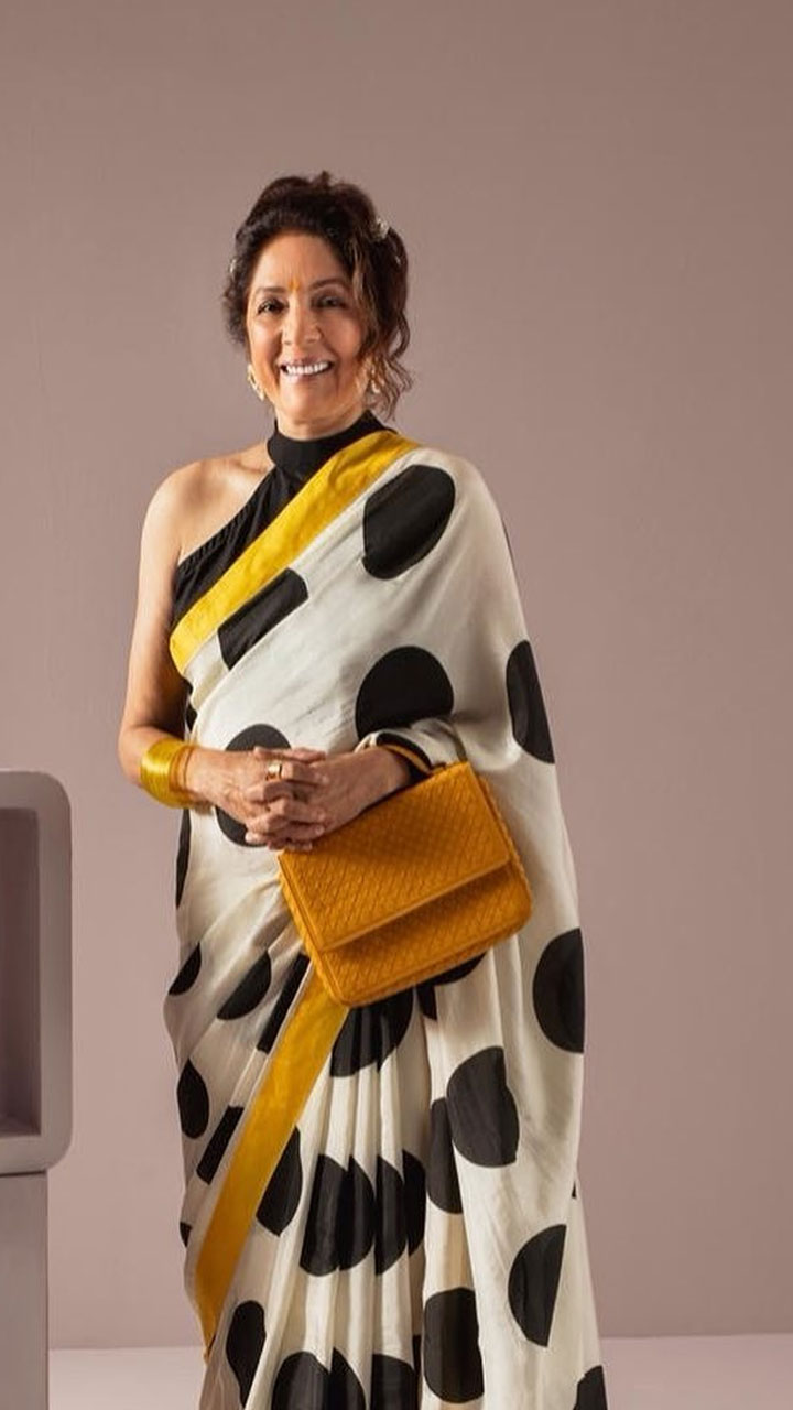 (PHOTOS) Neena Gupta inspired saree-blouse combination for glam style ...