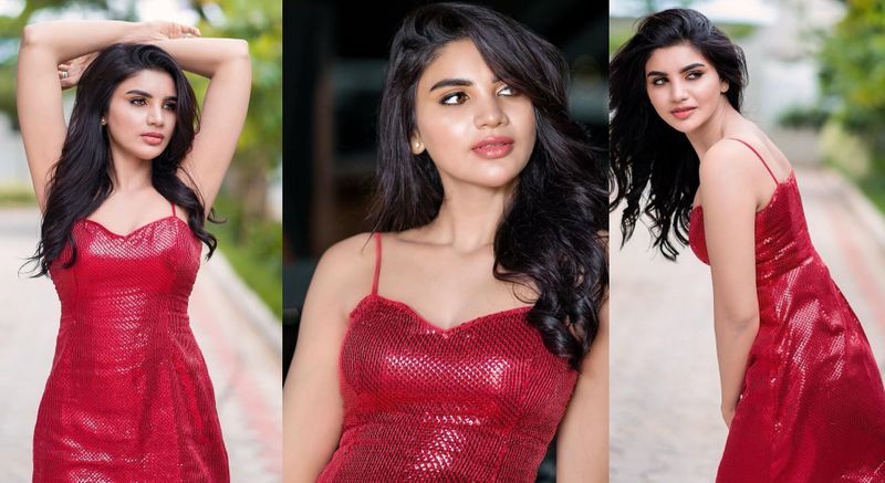 చూపించడంలో తెగిస్తున్న జబర్దస్త్ వర్ష... ఇంత హాట్నెస్ ఇన్నాళ్లు ఎక్కడ ...