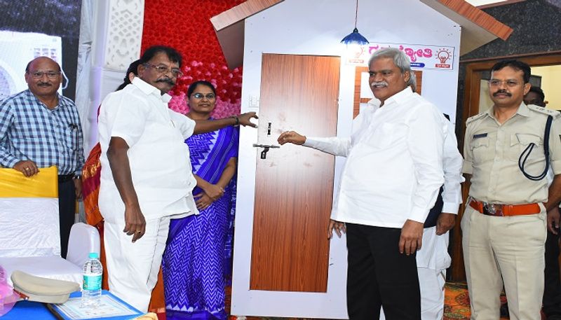 ಬೆಲೆ ಏರಿಕೆಗೆ ತತ್ತರಿಸಿದ್ದ ಜನರಿಗೆ 5 ಗ್ಯಾರಂಟಿ ಅನುಕೂಲ: ಸಚಿವ ದರ್ಶನಾಪೂರ್‌ - 5 ...