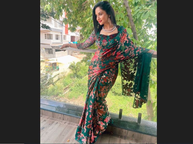 amritavarshini serial actress rajani : ಪ್ಲೋರಲ್ ಸೀರೆಯಲ್ಲಿ ಮಿಂಚಿದ ...