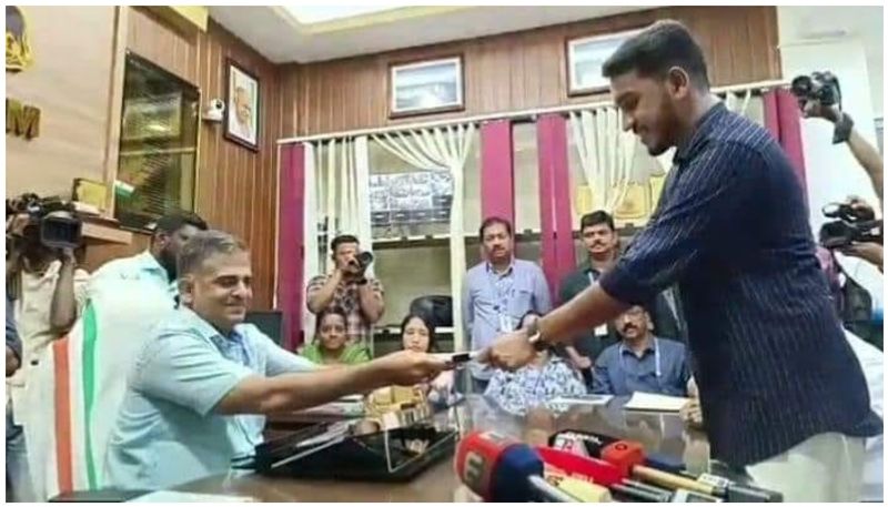 സ്വത്ത് വിവരങ്ങൾ വ്യക്തമാക്കി ജെയ്കിന്‍റെ പത്രിക; ആകെ സ്വത്ത് 2,0798 ...