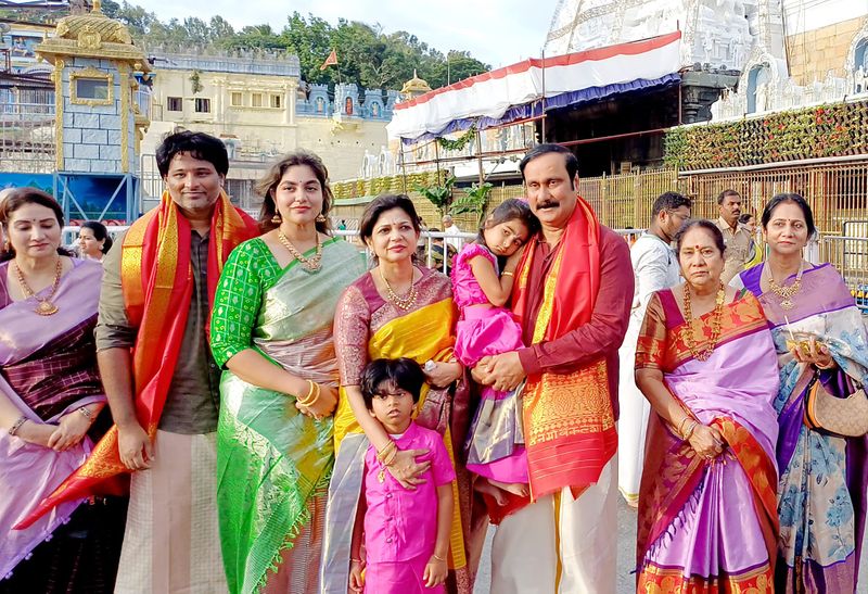 Anbumani Ramadoss Family Photos: திருப்பதியில் குடும்பத்துடன் சுவாமி ...
