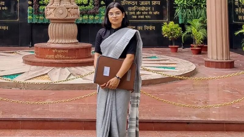 Learning strategies of UPPSC-J 2022 third topper, Rashmi Singh, will help aspirants achieve ...