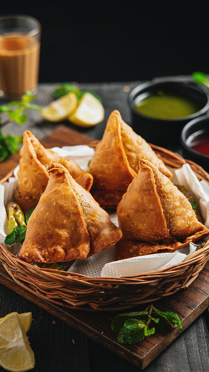 Samosa का इंग्लिश नाम क्या? 8 करोड़ का भारत में हर दिन 'समोसा बिजनेस ...