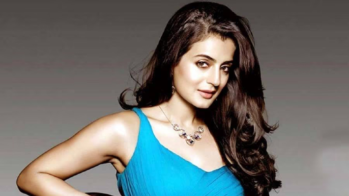 Ameesha Patel fails to appear in court for Rs 2.5 crore cheating and cheque bounce case, gets ...
