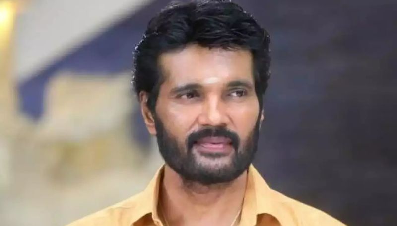 Actor Ranjith Second Wife : நடிகர் ரஞ்சித்.. இவரோட முதல் மனைவி பிரியானு ...