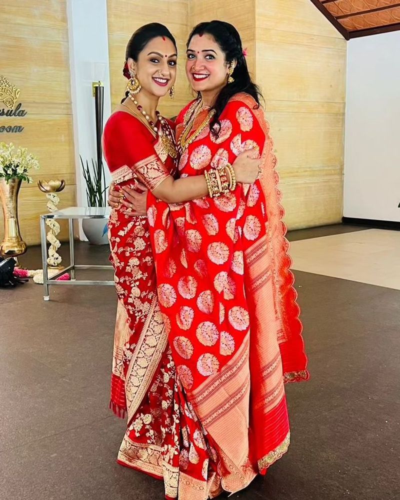 Anitha Vijayakumar Latest Pics : 50 வயசுலயும் தேவதை மாறி இருக்காங்களே ...