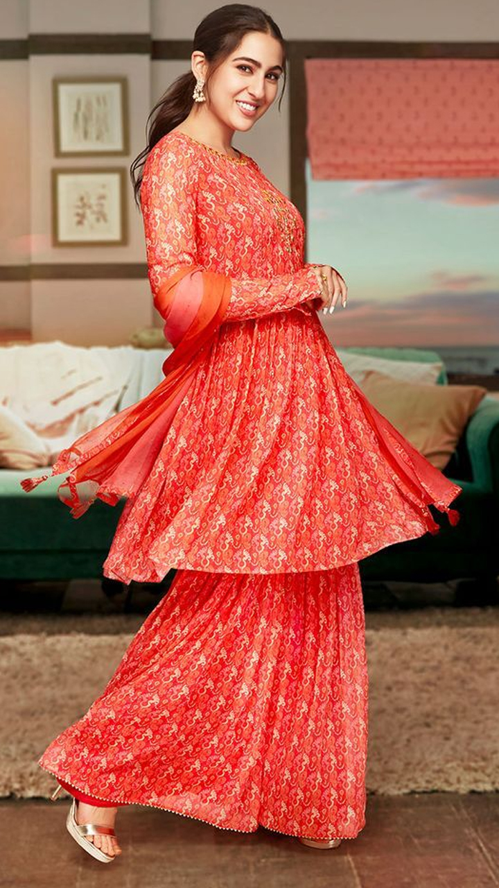 नवाबी टशन चाहिए तो पहनें Sara Ali Khan जैसे 8 शरारा और गरारा सूट | Sara ...