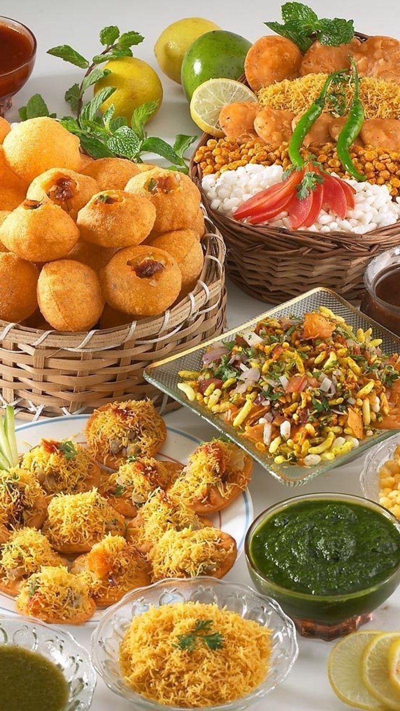 Pani Puri to Vada Pav-7 popular street food in Mumbai | Asianet Newsable
