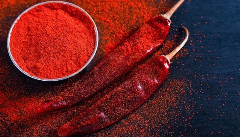 Health Hazards: 5 dangerous side effects of excessively consuming Red Chilli Powder - lifestyle ...