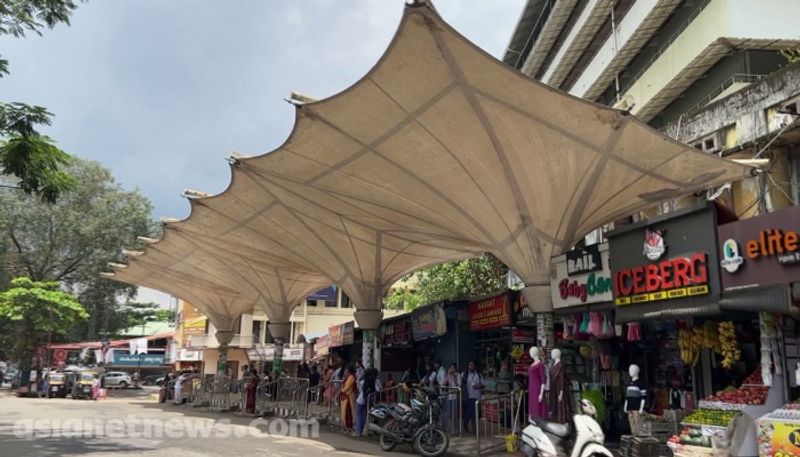 വവ്വാൽ ഷെഡ്! ബസ് സ്റ്റോപ്പിനായി ഇടത് എംപിയുടെ ഫണ്ടിൽ നിന്ന് ലീഗ് ...