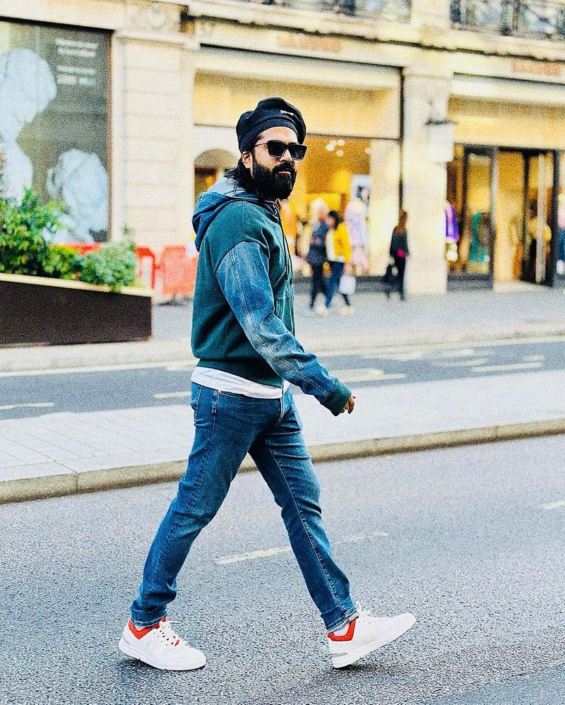 Simbu new look photos : இவருக்கு 40 வயசுன்னு சொன்னா எவனும் நம்ப ...