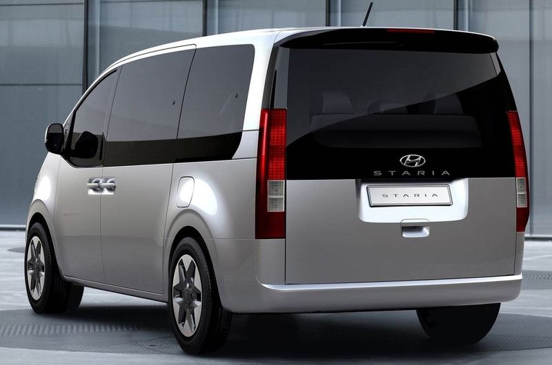 തുടര്‍ഭരണം പഴങ്കഥയായേക്കും, ഇന്നോവയുടെ ഉറക്കം കെടുത്തി കൊറിയൻ സ്റ്റാര്‍! - Specialties of ...