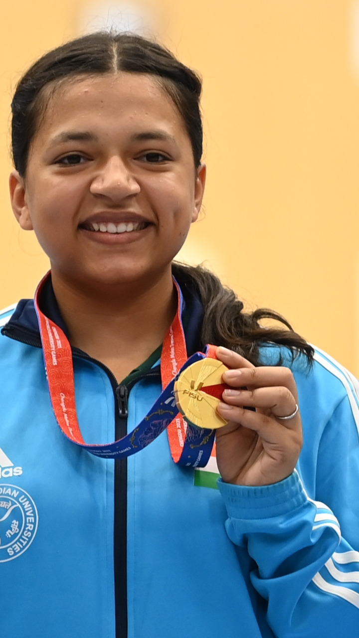 शूटिंग में GOLD लाने सिफ्त कौर समरा ने छोड़ दिया था MBBS का कोर्स ...