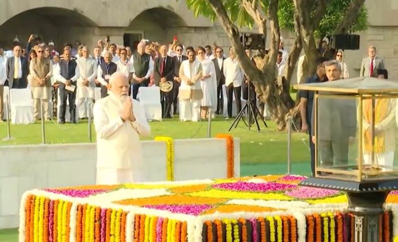 'Mahatma Gandhi's impact is global...' President, PM Modi lead nation ...
