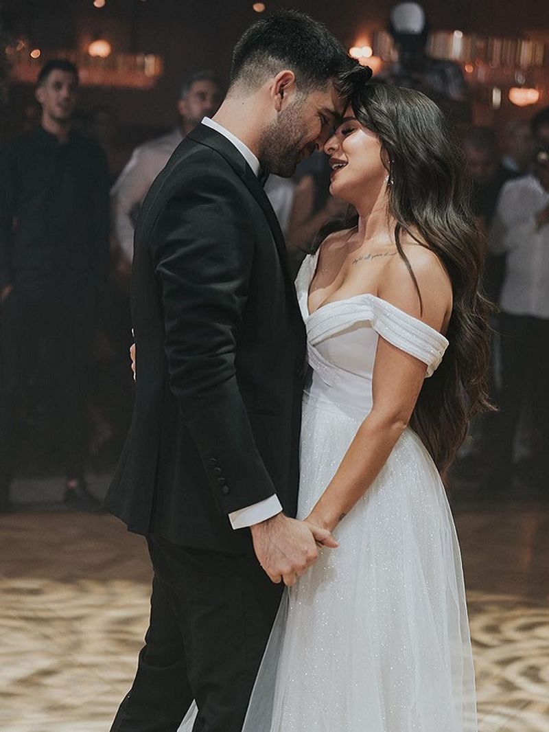 Iceland Women Marriage : இந்த நாட்டின் பெண்களை திருமணம் செய்தால் ...