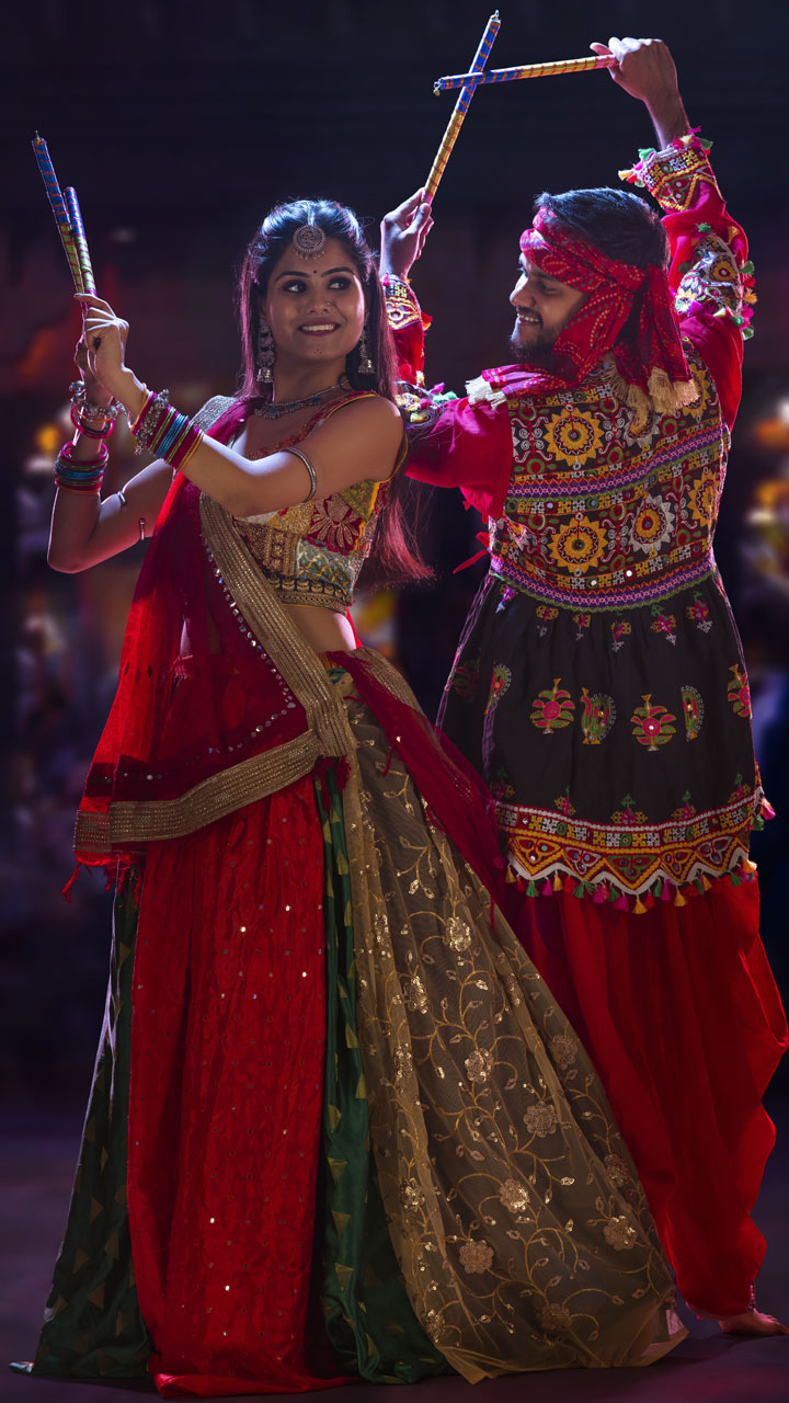 Garba tonight? From attire to accessories, 7 ways to ace your look ...