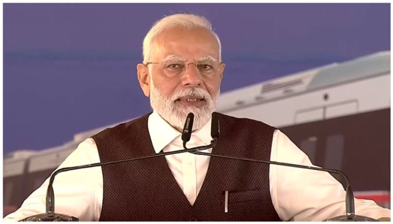 PM Modi inaugurates 7th edition of India Mobile Congress at Bharat ...