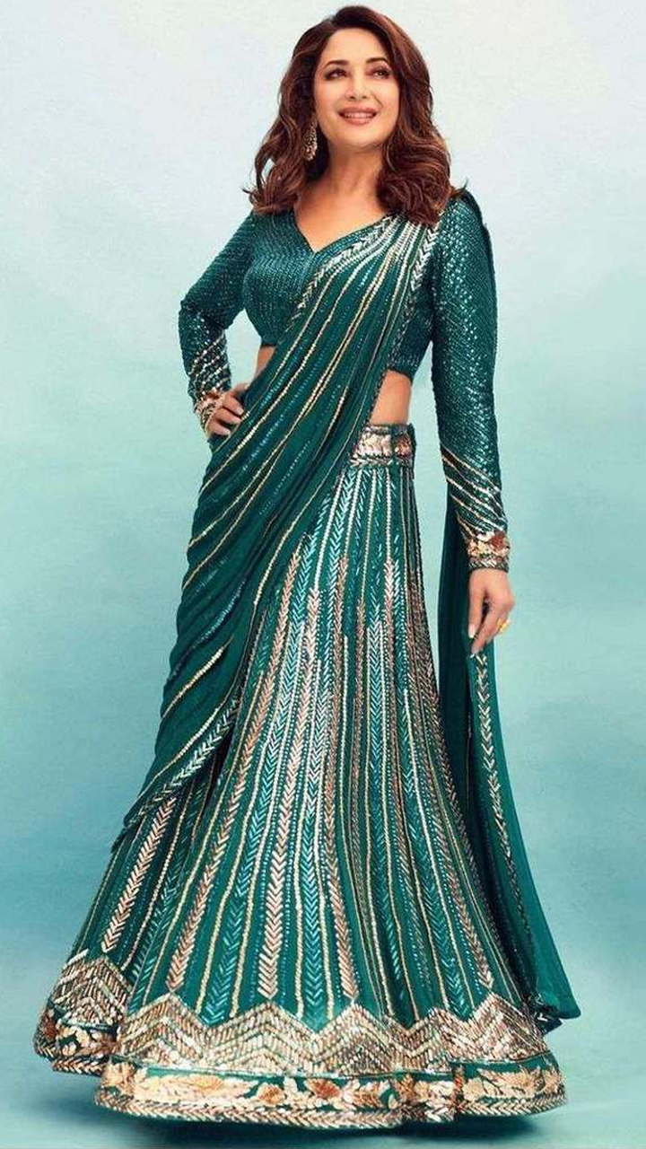 55+ वुमन लगेंगी अप्सरा, करवाचौथ पर चुनें Madhuri Dixit जैसे 10 लहंगे ...