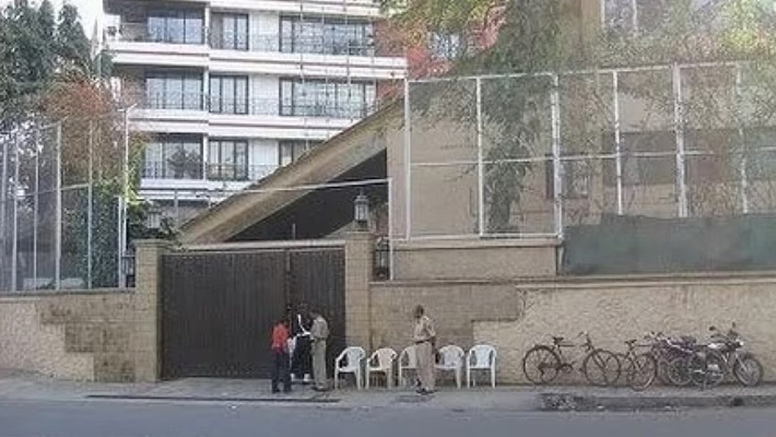 Amitabh Bachchan ने 50 CR का आलीशान बंगला किया गिफ्ट, 'प्रतीक्षा' रहा ...