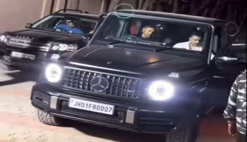MS Dhoni spotted driving Mercedes G Class, Check out the car's unique ...
