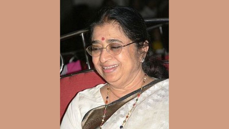 Usha Mangeshkar’s Biography | Birth | Family | Debut | Musical Career ...
