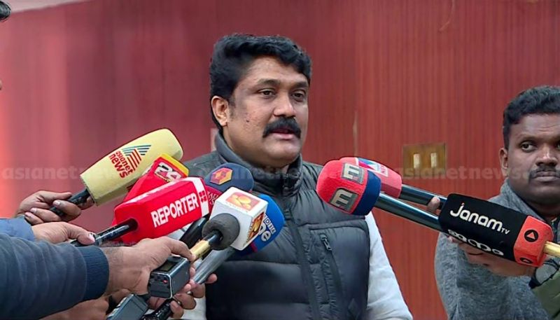 എസ്എഫ്‌ഐ നടത്തുന്നത് ചരിത്രപരമായ കടമ, ഗവര്‍ണറുമായി കോൺഗ്രസിന് മുഹബത്ത് ...