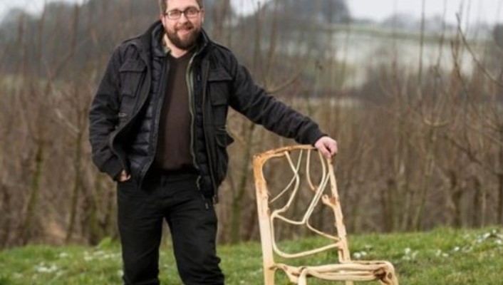 गजब: ऐसा किसान जो खेतों में उगाता है कुर्सियां, अभी ऑर्डर देंगे तो 7 ...