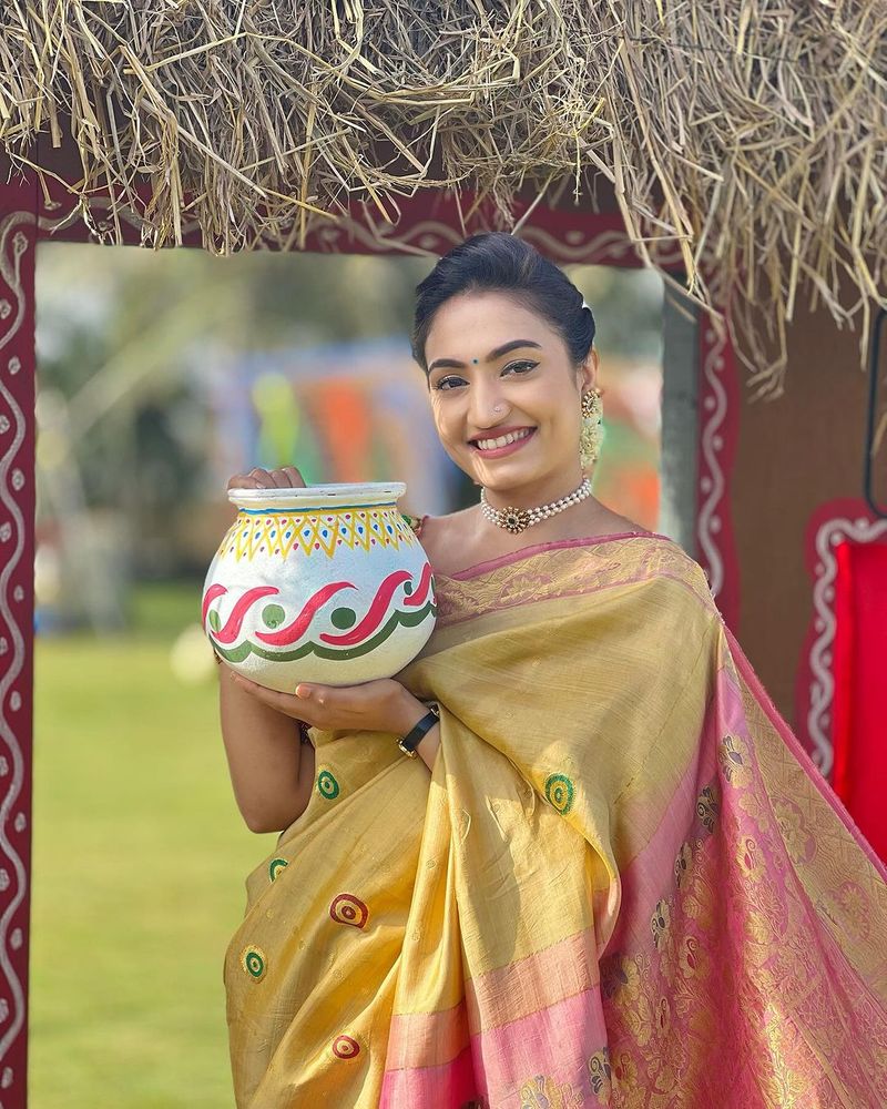 Actress Vaishnavi Gowda, ಸೀರೆಯುಟ್ಟು Sankaranti festival ಶುಭಾಶಯ ತಿಳಿಸಿದ ...