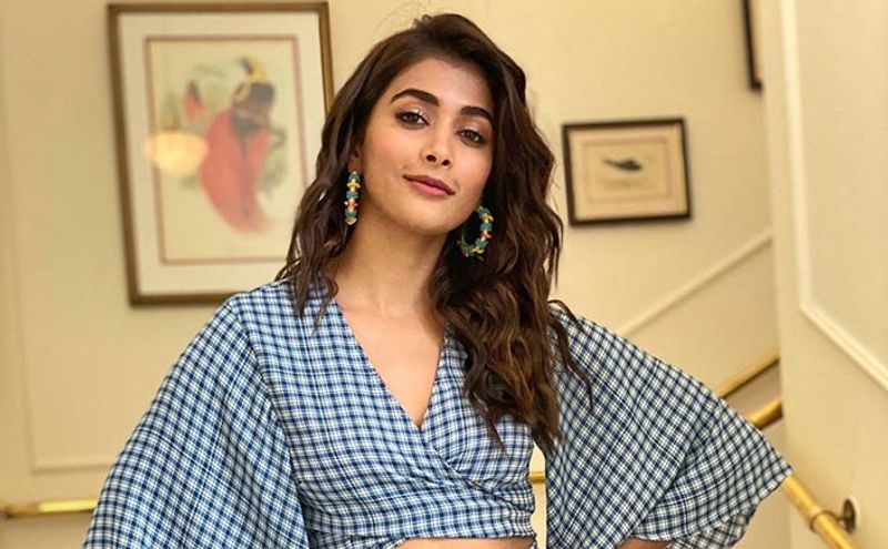 పూజ హెగ్డే జస్ట్ మిస్... లేదంటే డబుల్ హ్యాట్రిక్ అయ్యేది! | Pooja Hegde ...