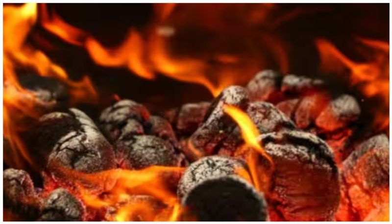 തീകായുന്നതിനിടെ ശ്വാസംമുട്ടി 4 മരണം, മരിച്ചവരിൽ 2 കുഞ്ഞുങ്ങളും ...