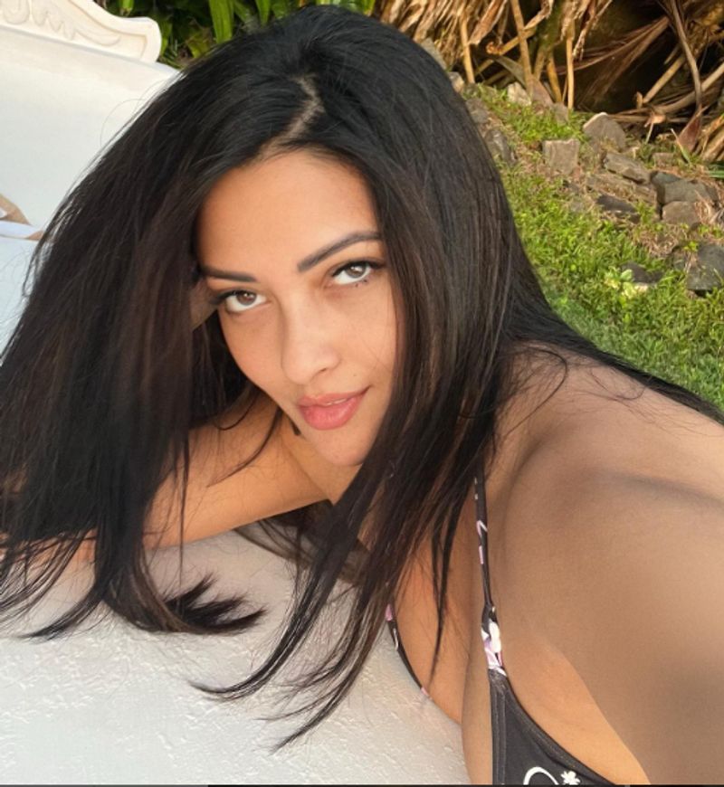 Actress Riya Sen : அட நம்ம தாஜ் மஹால் பட ஹீரோயினா இது? 42 வயதிலும் துள்ளும் இளமை - நடிகை ரியா ...