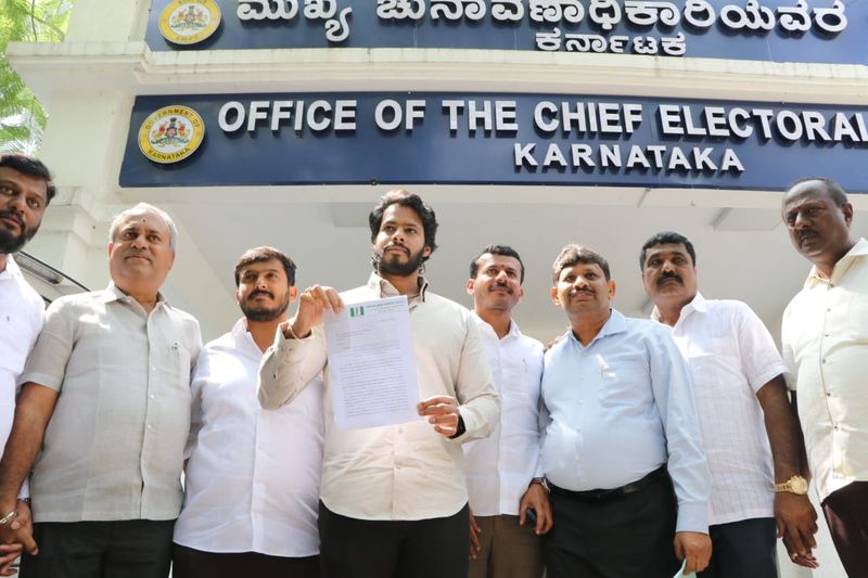 JDS delegation files complaint against Magadi MLA Balakrishna for ...