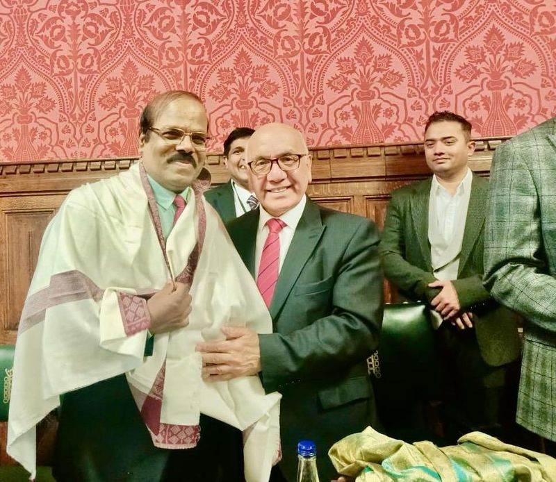 ബ്രിട്ടീഷ് പാർലമെന്റിൽ 'പരിമാനാഭിവൃദ്ധി സിദ്ധാന്തം' അവതരിപ്പിച്ച് ഡോ. വ ...