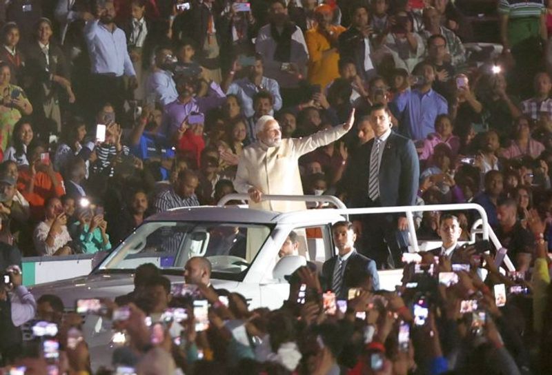 'Ahlan Modi' in UAE: PM delivers 'Third Term' pitch to expats (WATCH ...