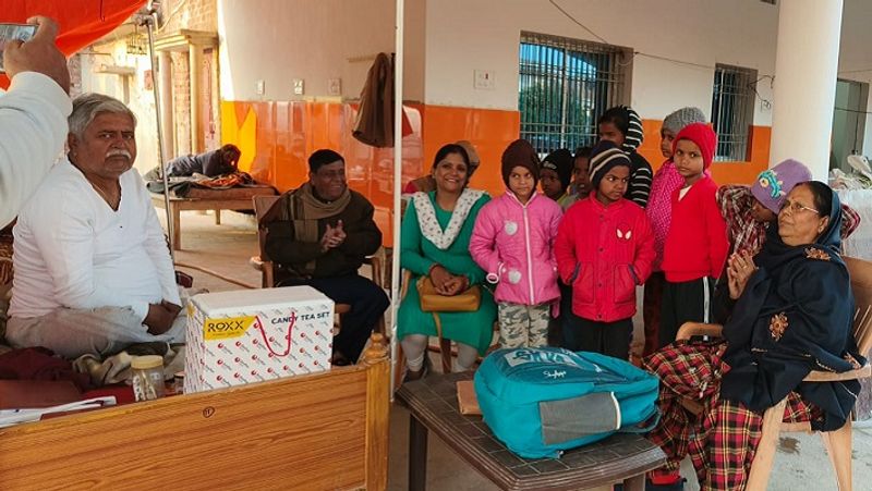 Inspiring story of Hare Ram Pandey, who adopted 35 orphaned daughters ...