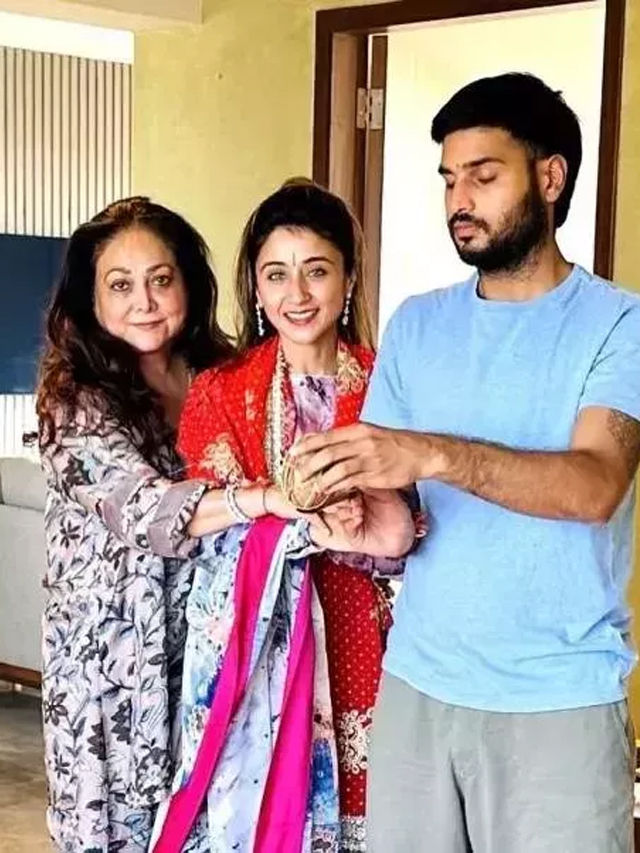 छोटे अंबानी की बहू भी परी से कम नहीं, सासू मां ने बांधे तारीफों के पुल - anil ambani daughter in ...