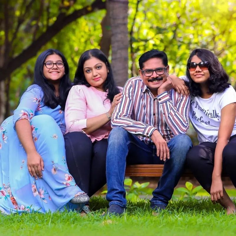 Manoj Bharathiraja Family: 48 வயதில் மறைந்த நடிகர் மனோஜ் பாரதி ராஜாவின் மனைவி மற்றும் மகள்களை ...