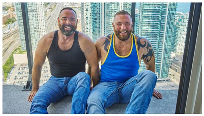 Doppelganger: പേരും ഇഷ്ടങ്ങളും സുഹൃത്തുക്കള്‍ പോലും സമാനം; വിമാനത്തില് ...