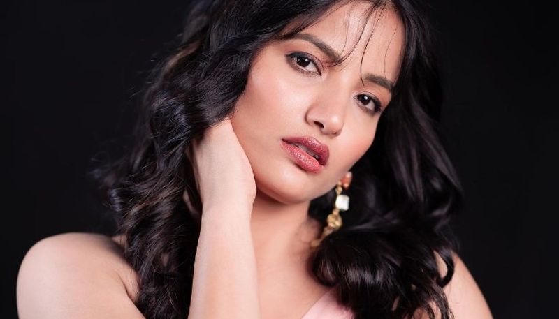 Jabardasth Anchor Siri Hanmanth Latest Looks Goes Viral NSK ...