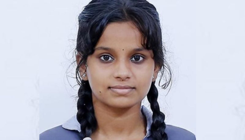 Plus two student died after collapsing in Arur ഭക്ഷണം കഴിച്ച് ...