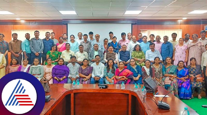 ಮಾಧ್ಯಮ ಶಿಕ್ಷಣದ ಮರುವಿನ್ಯಾಸ ಅನಿವಾರ್ಯ; ಪ್ರೊ.ಬಿ.ಕೆ.ರವಿ ಅಭಿಪ್ರಾಯ | A ...