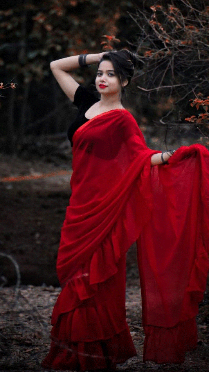 लटक-मटक करेगी कमरिया, जब पहनेंगी मनीषा रानी जैसी 10 साड़ी - manisha ...