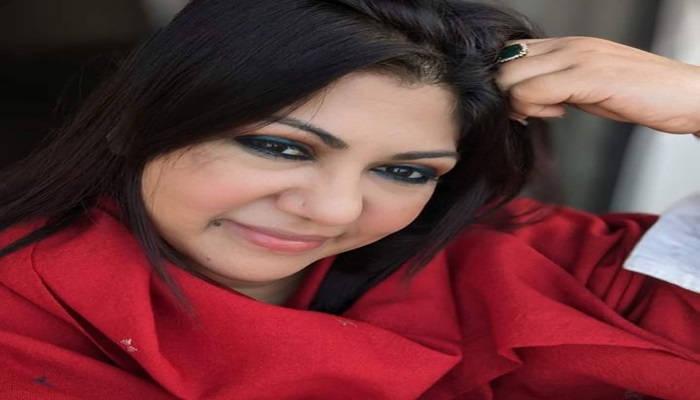 " 'ব্রা'-এর স্ট্র্যাপ উঁকি দিলেই....." অন্তর্বাস নিয়ে কী বললেন পরমা বন্দ্যোপাধ্যায়? | Parama ...