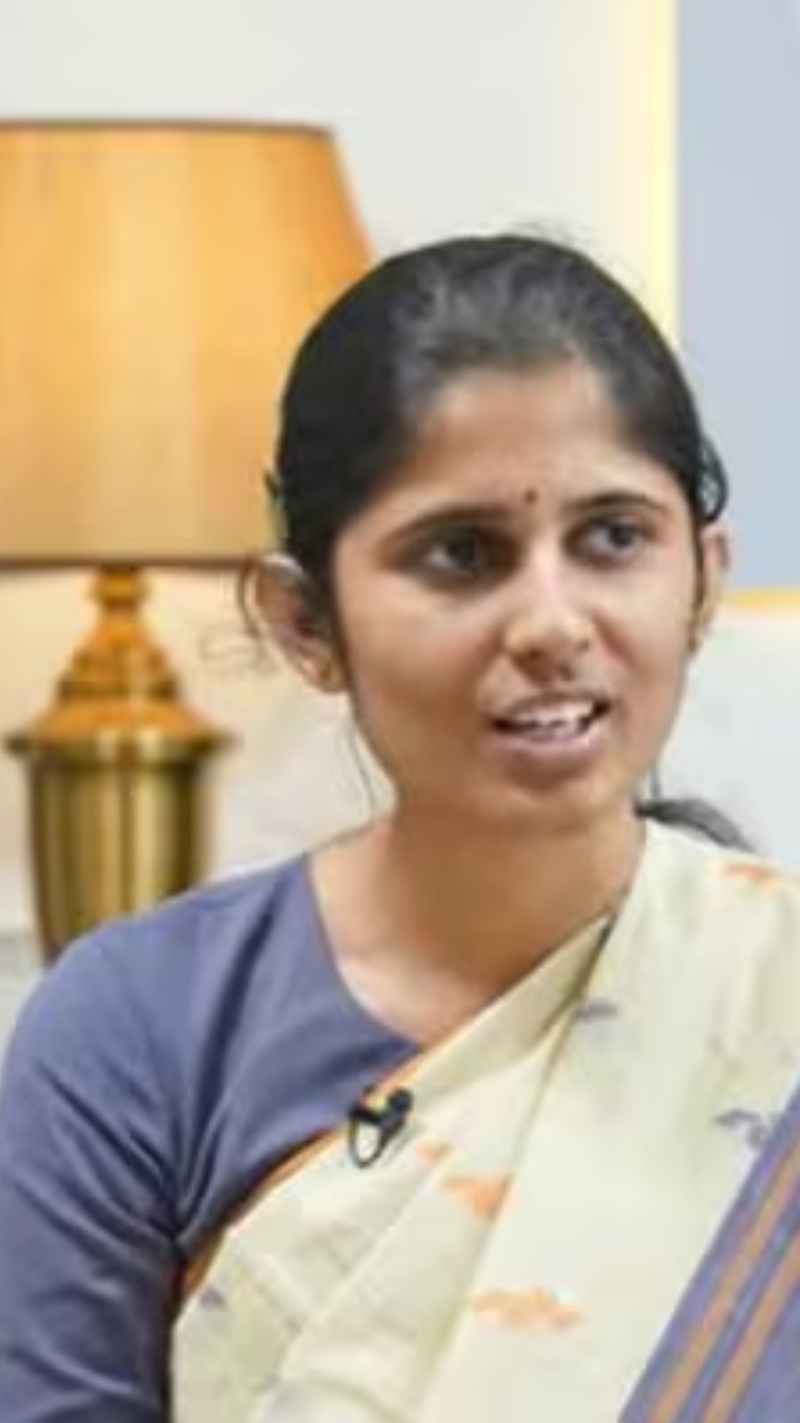 पहले प्रयास में UPSC थर्ड टॉपर बनी अनन्या रेड्डी, कोहली से हैं प्रेरित ...