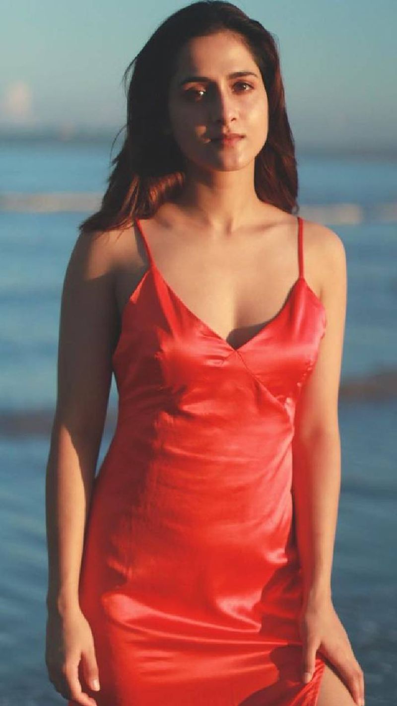 गर्मियों में खिल जाएंगी गुलाब जैसी, वियर करें Arushi Sharma के outfits | Actress Arushi Sharma ...